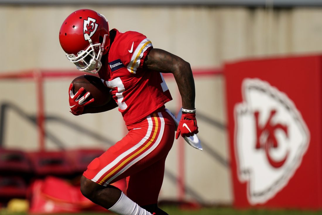 Chiefs wide receivers showcase speed during indoor race | News, Sports ...